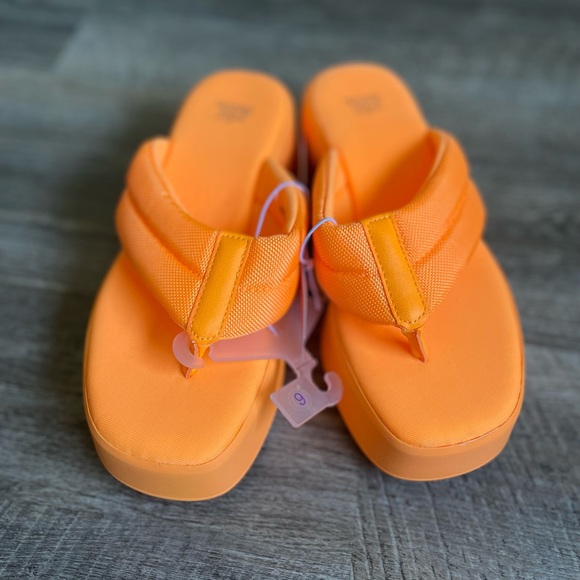 wild fable | Shoes | Last Chance Wild Fable Orange Chunky Flip Flop ...